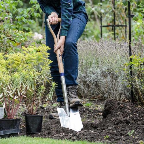 A Guide to Gardening Tools: Including New 2021 Range3 - Suttons ...